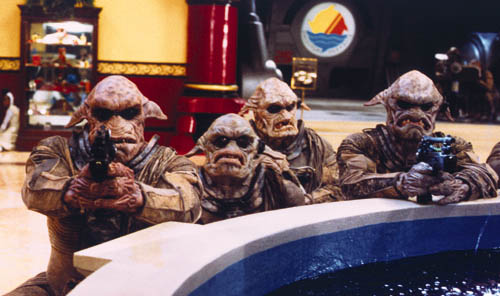 PICTURES FROM THE FIFTH ELEMENT MOVIE