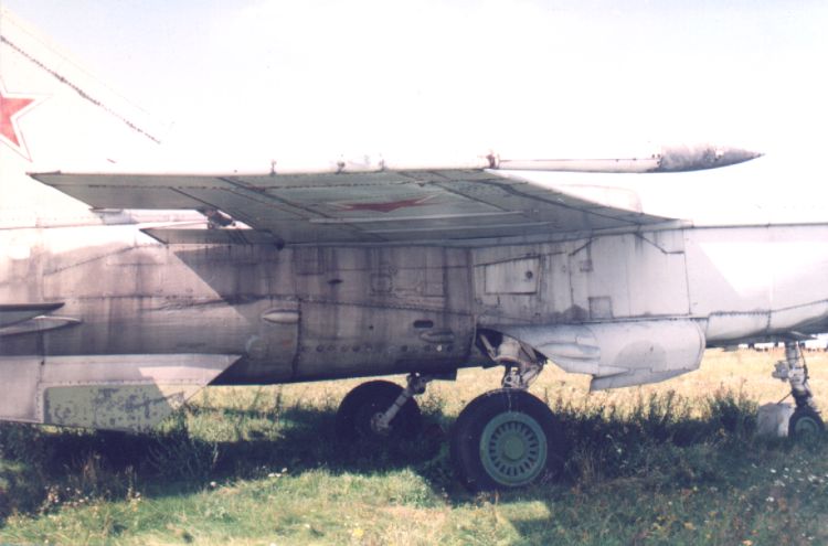 MiG-25 Walkaround