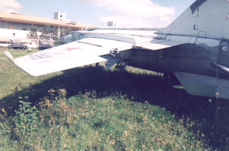 MiG-25 Walkaround