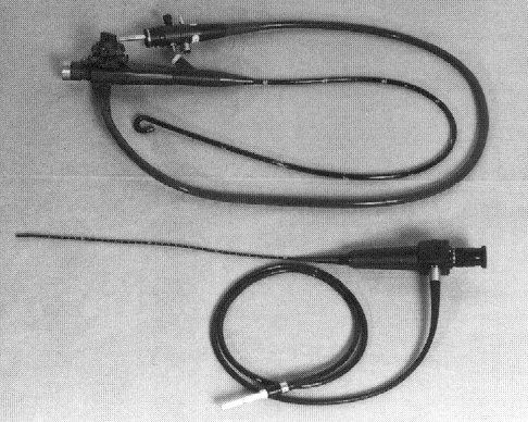 Voyons plutôt à quoi ressemble un Fibroscope classique (gastroscopie)