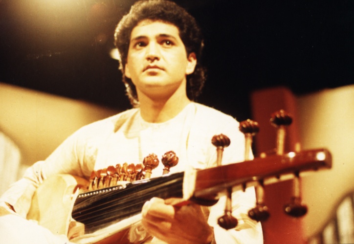 ASAD QIZILBASH - The Sarod in all its dimensions