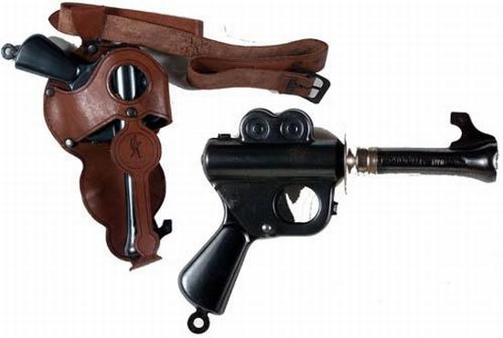 Daisy, Rocket, Disintegrator and Atomic Pistols - Buck Rogers in the ...