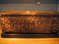 Catalogue of extant chests and caskets.