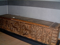 Catalogue of extant chests and caskets.