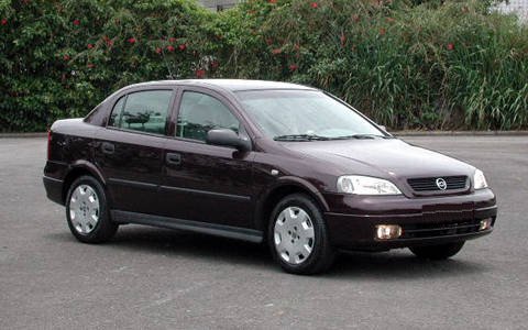 Chevrolet Astra GLS 2.0 MPFI --- Hatchback 3 puertas