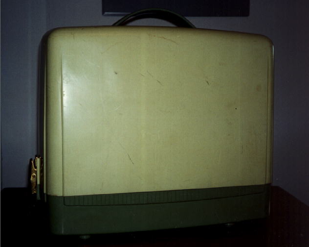 Carrying case for the Model 185J (Photo courtesy of Sharon Reese)