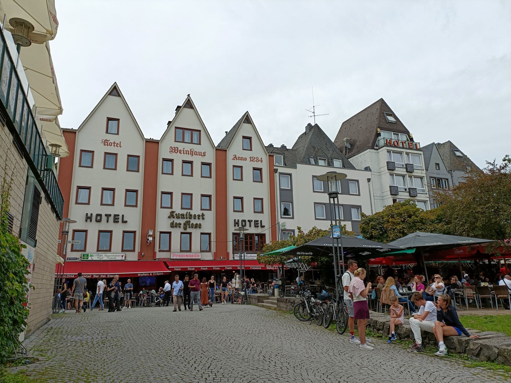 Exploring Old Town (Altstadt) Cologne: A Journey Through History and ...