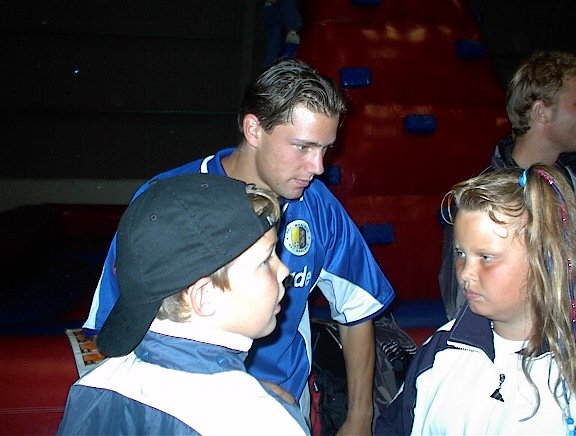 Bij onze aankomst in volendam is Eddy Putter net als al het gehele team ...