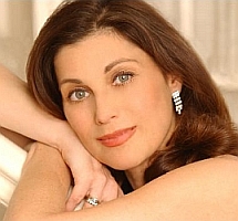 EVITA INTERNATIONAL: Interview