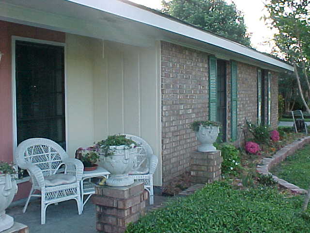 Improving the Curb Appeal on the '80s ranch style house