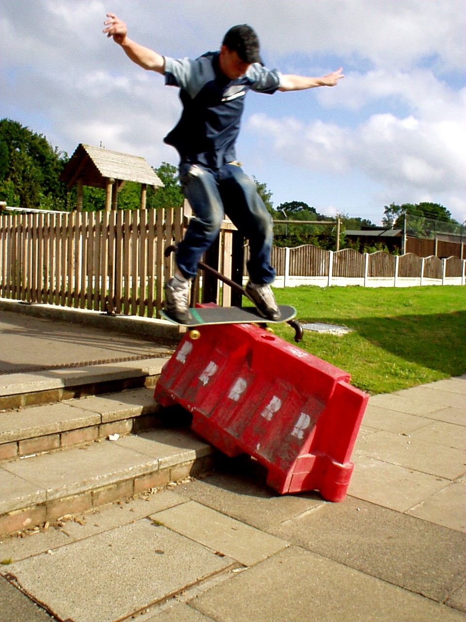 Don't Walk - Promoting UK Skateboarding