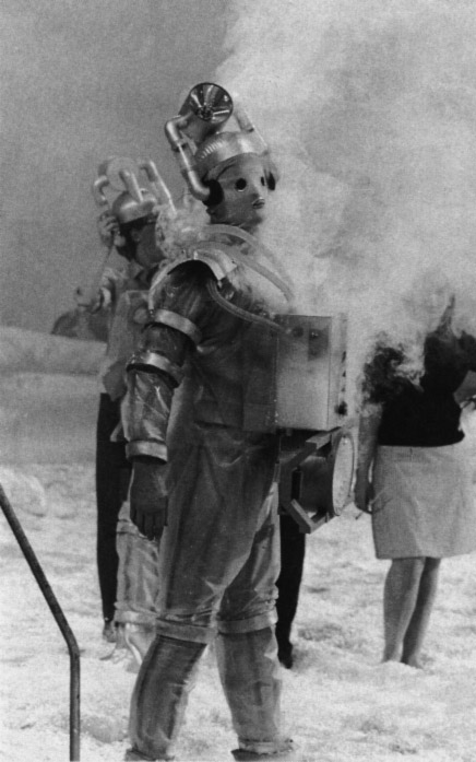 Cybermen Photos: Behind the Scenes