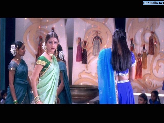 Kandukondain Kandukondain - Aishwarya Rai - DVD Captures