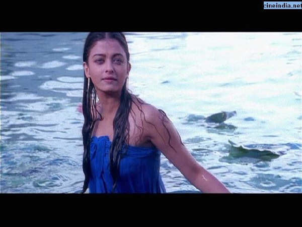 Kandukondain Kandukondain - Aishwarya Rai - DVD Captures