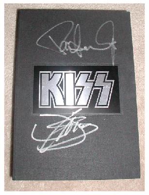 MY KISS AUTOGRAPHS