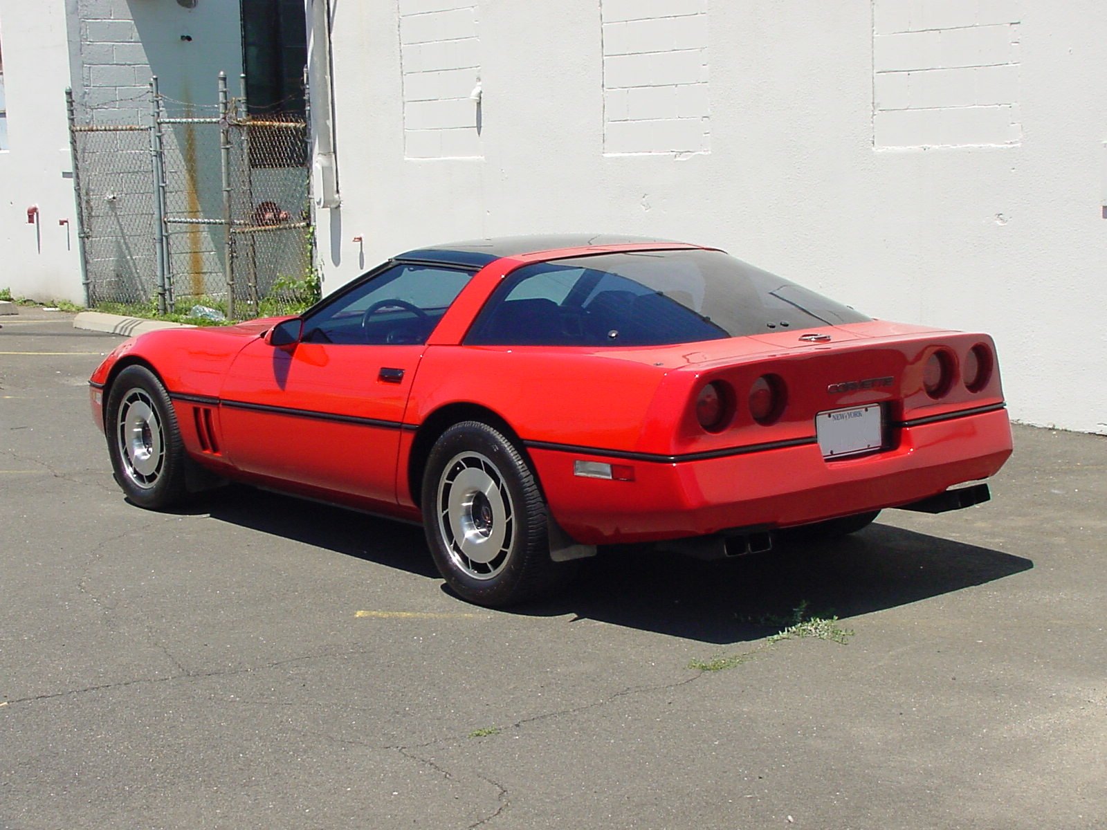 1985 RED CORVETTE FOR SALE