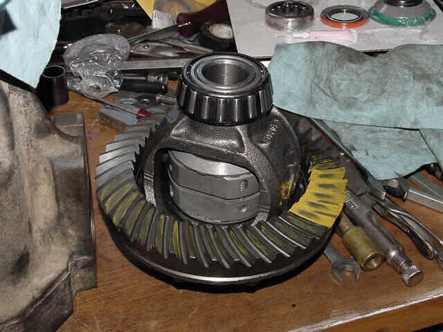 Detroit Locker and LockRight Locker installation in a Ford 9 inch and a ...