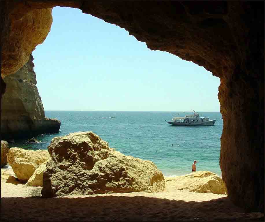 Tours of Portugal - The best excursions with portuguese tour guides. A ...