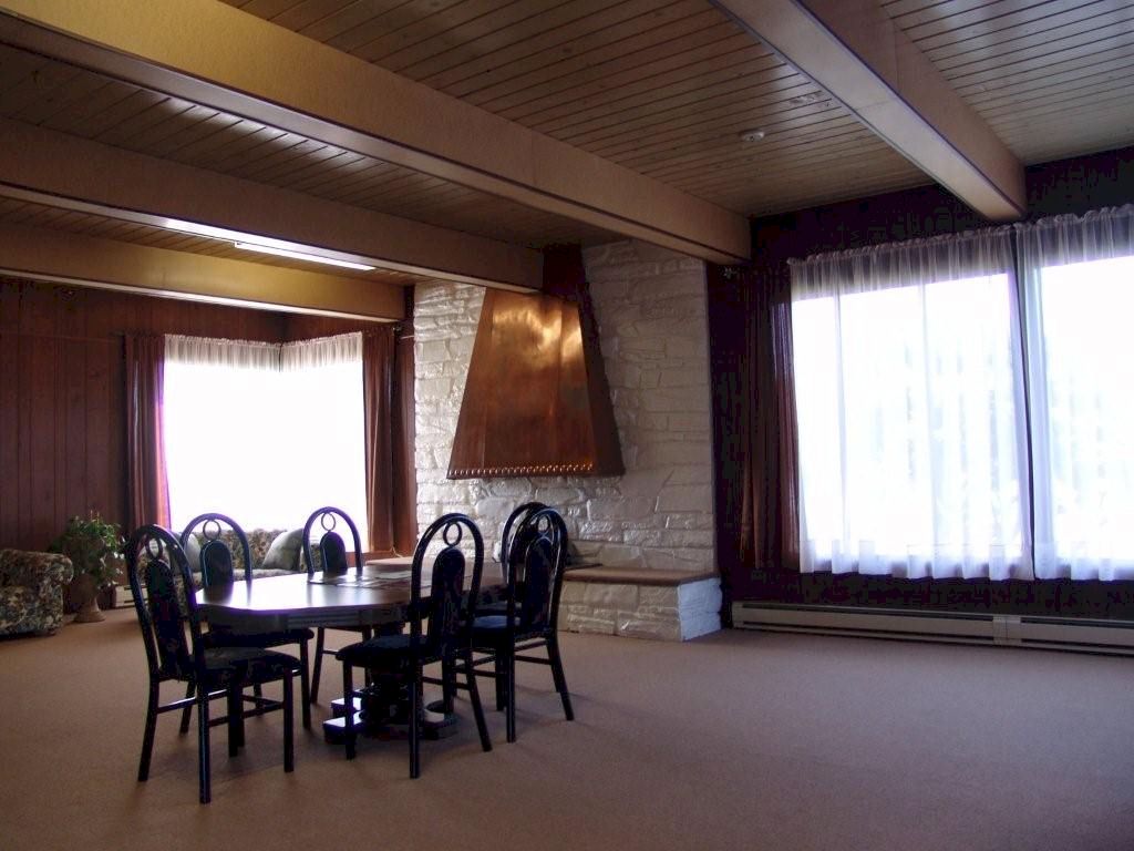 Blue Coast Inn & Suites 1216 CHETCO AVE P