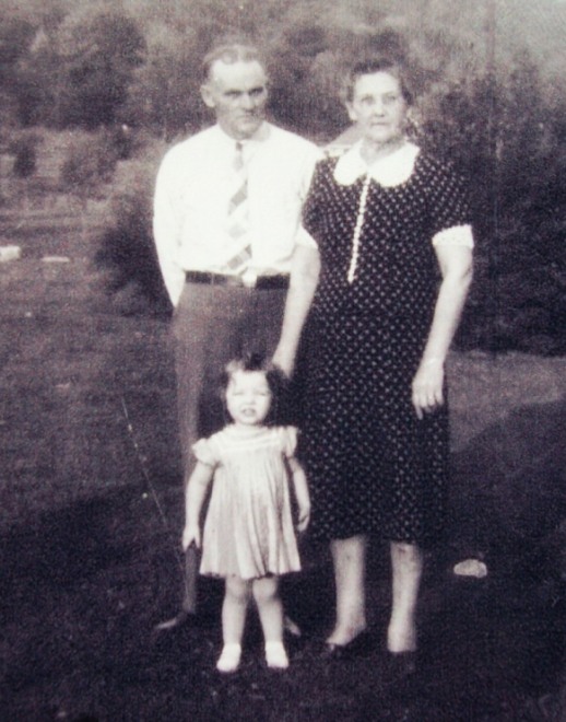 Chase and Alma Cawley With Kenneth's Daughter, Carol