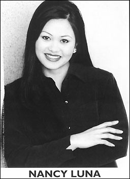 NANCY LUNA : CONTORTIONIST > Headshot & Resume