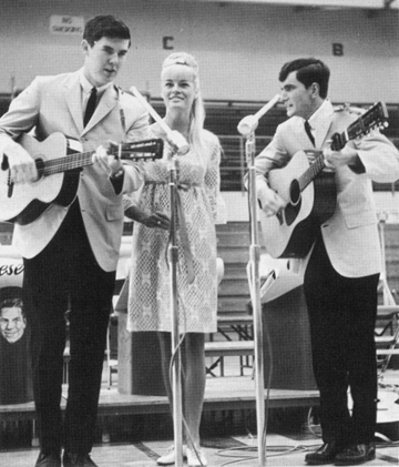 We Five Folk Rock Revival / Debbie Burgan Bio