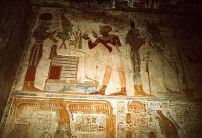 Left in the image: Pharaoh offers to Wesir. Het-Hert protects behind ...