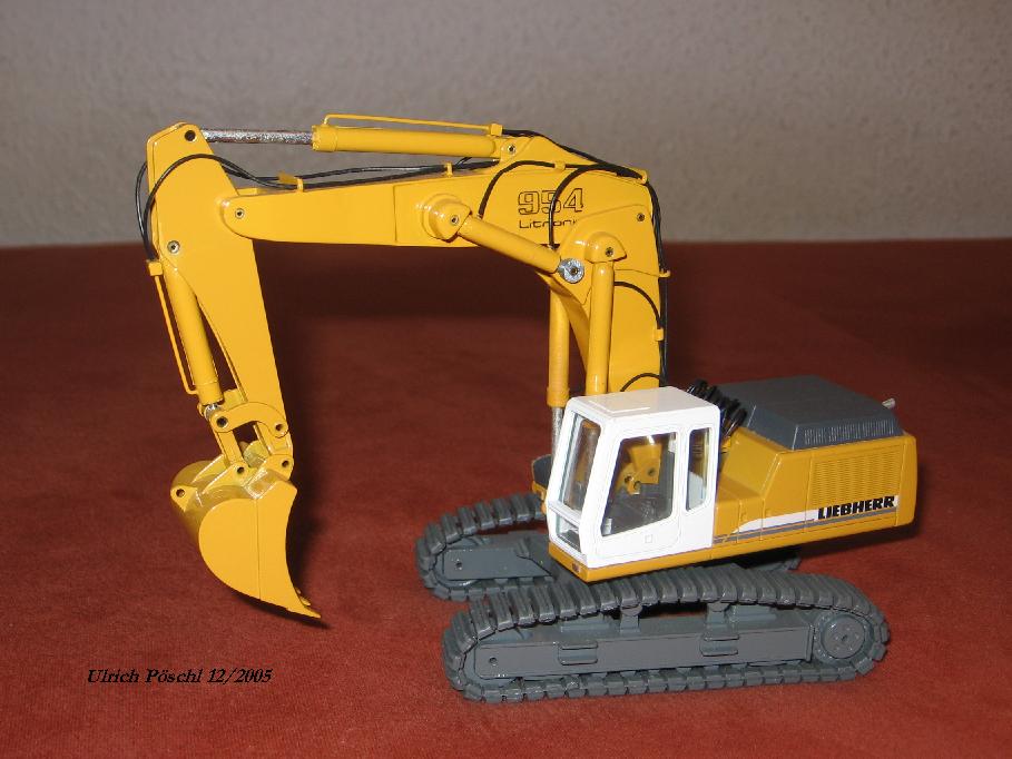 Der R 954 V mit hydraulischem Verstellausleger