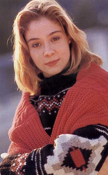 Megan Follows Photo Album (Megan Follows Photo Gallery)